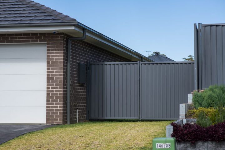 Colorbond Fencing in Brisbane | Colorbond Fencing Installation in ...